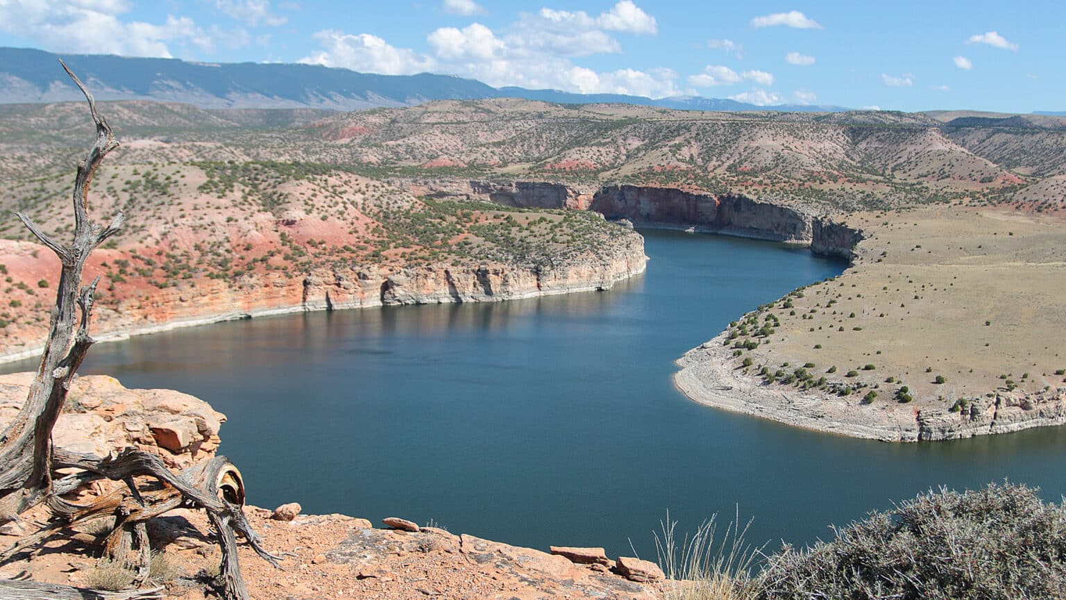 Wyoming Lakes and Reservoirs: Top Spots for Sport Fishing